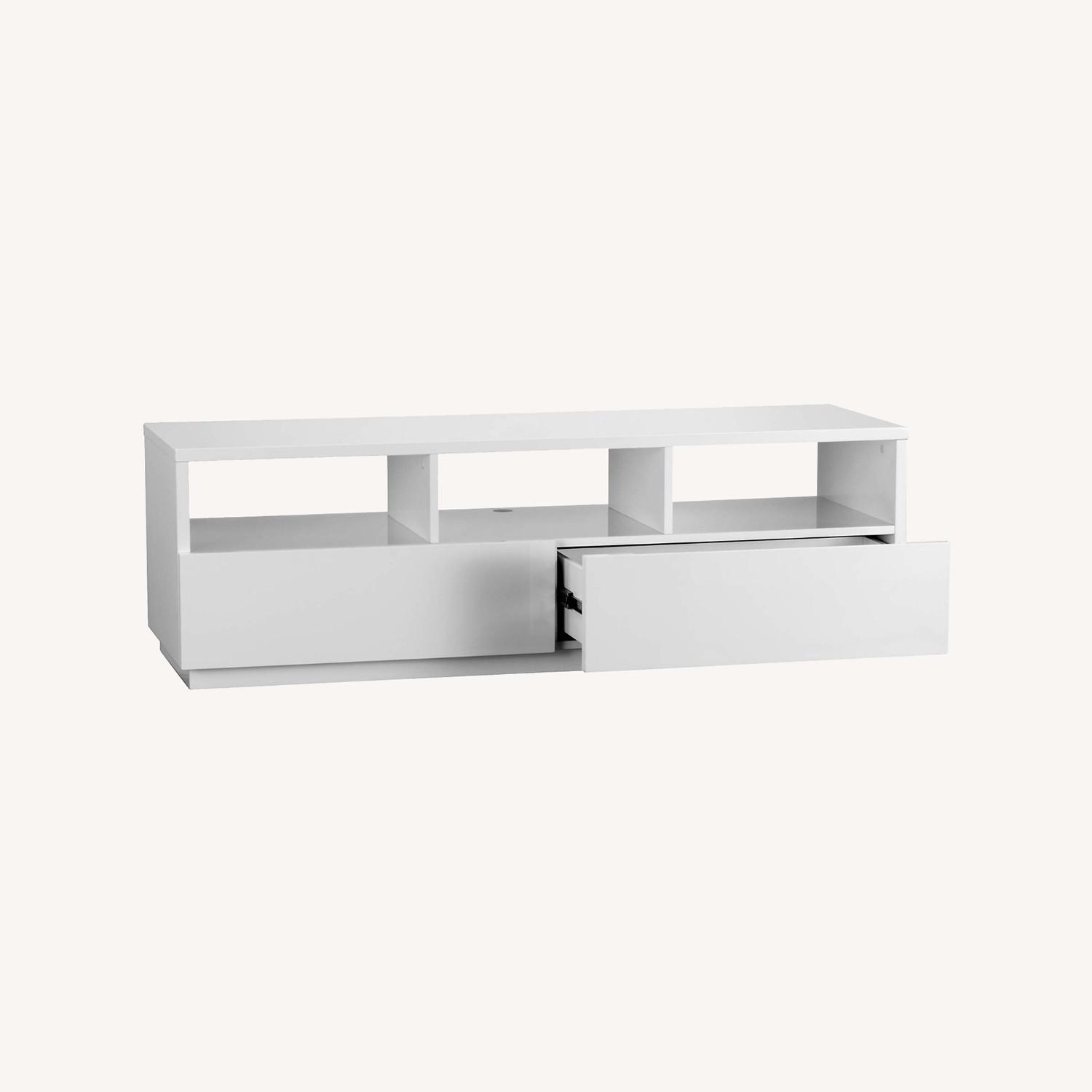 Chill 60" White High-Gloss Media Console - AptDeco