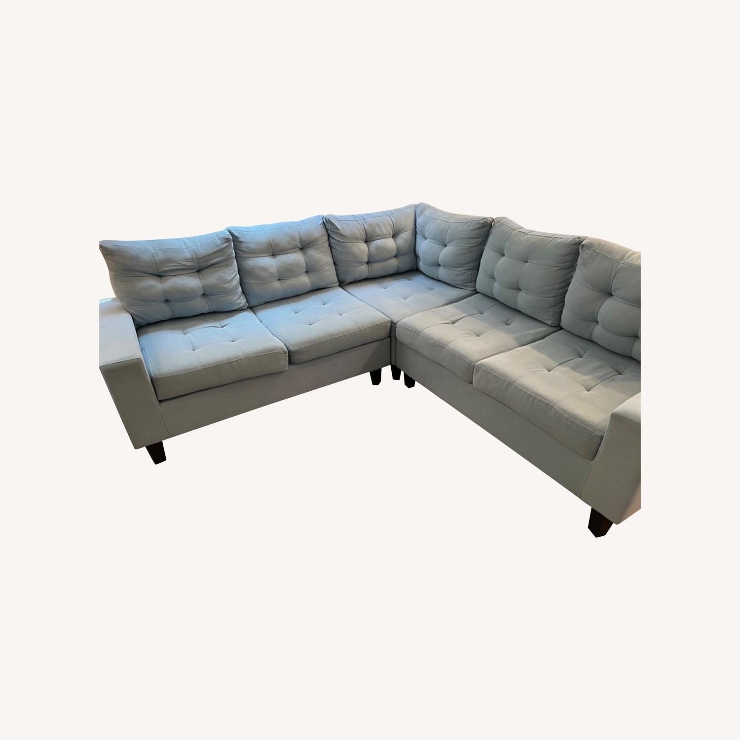 Sofa/Couch - AptDeco