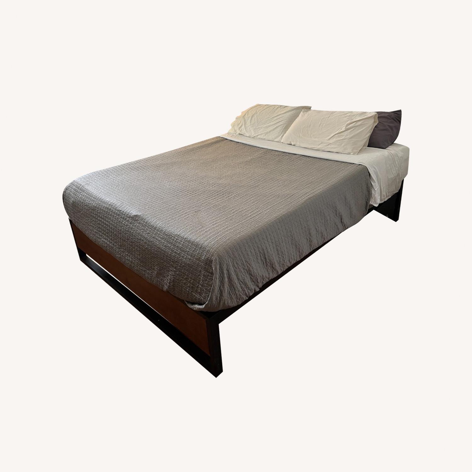 Zinus Queen Platform Bed Frame - AptDeco