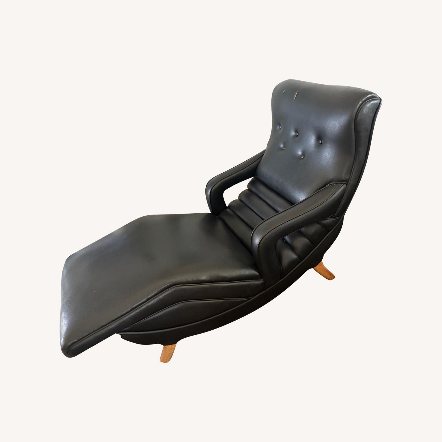 Contour Lounge Chair - AptDeco