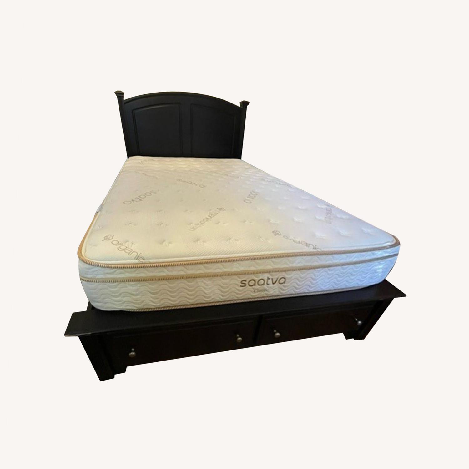 Value City Furniture Queen Bed - AptDeco