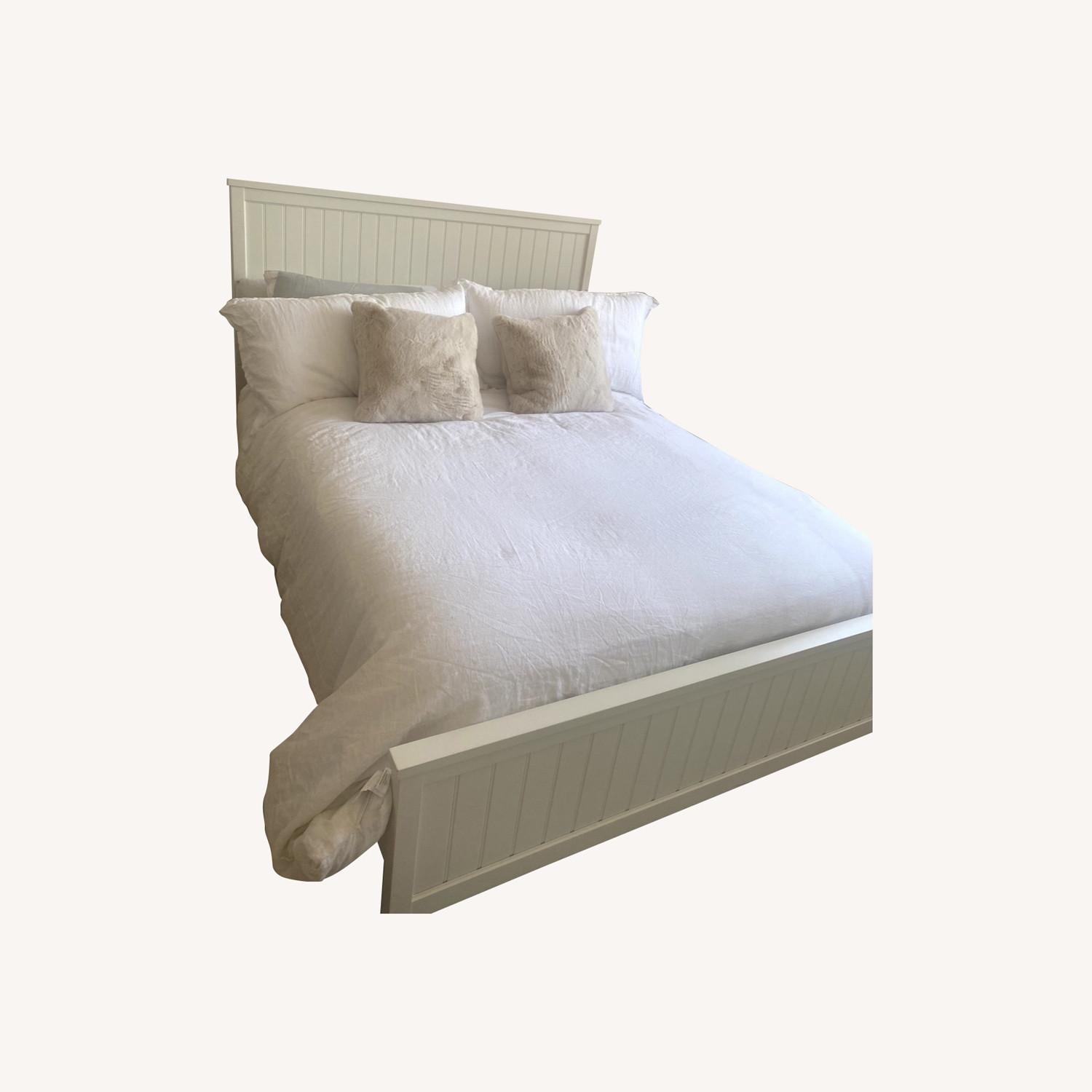 Pottery Barn Beadboard Queen Bed in Simply White - AptDeco