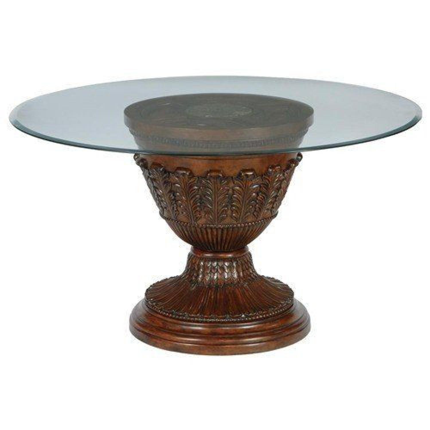 Broyhill Carved Round Table Dining Set - AptDeco