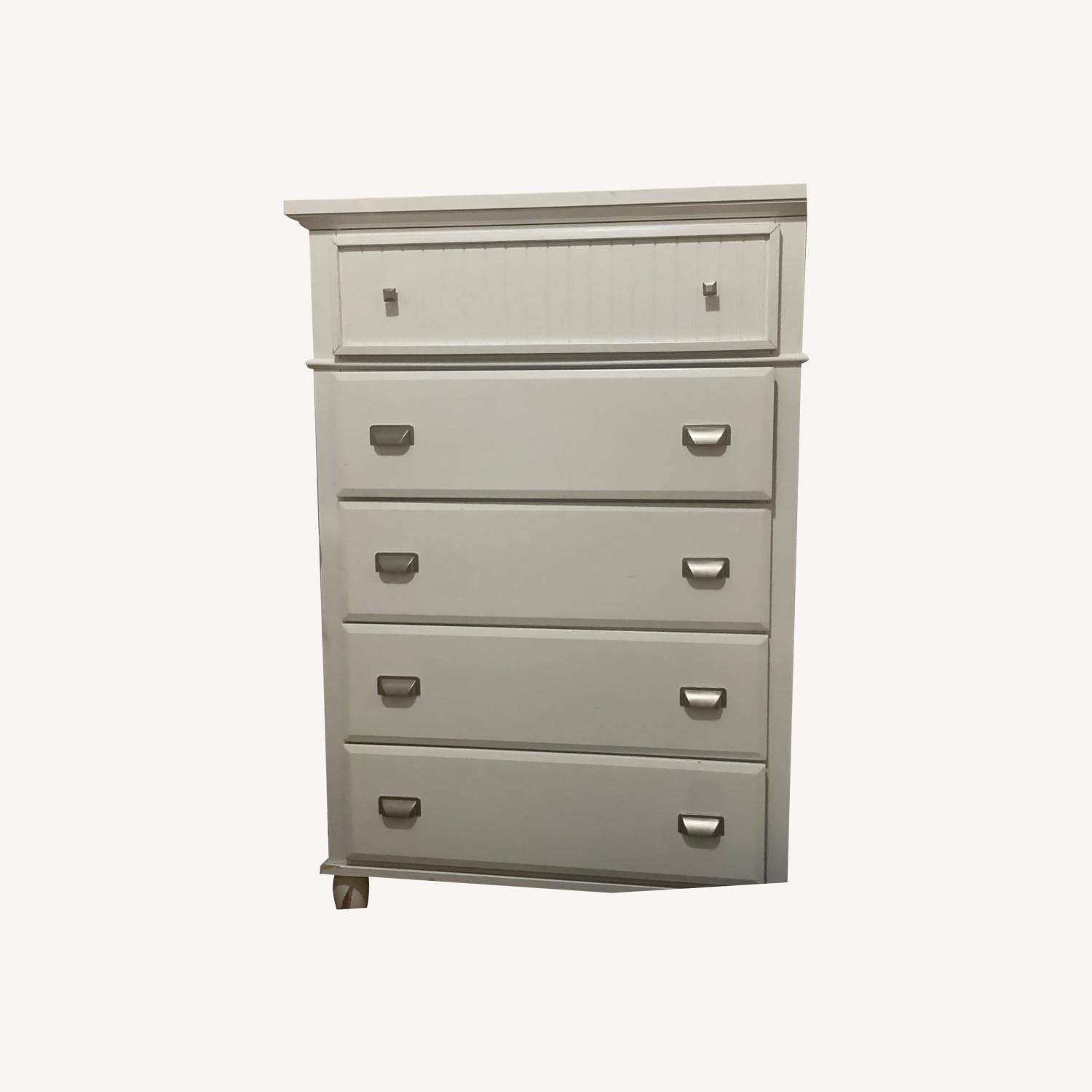Bob's Discount Furniture Spencer White Chest Dresser - AptDeco