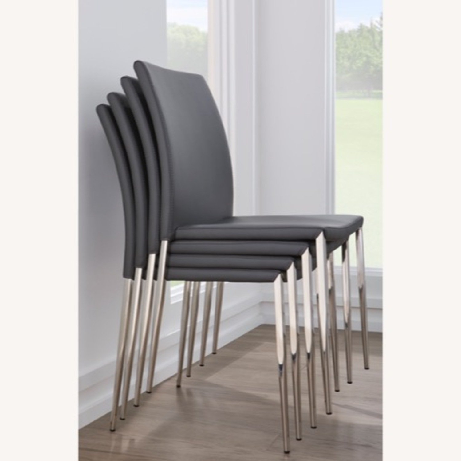 Stacking Chair - AptDeco