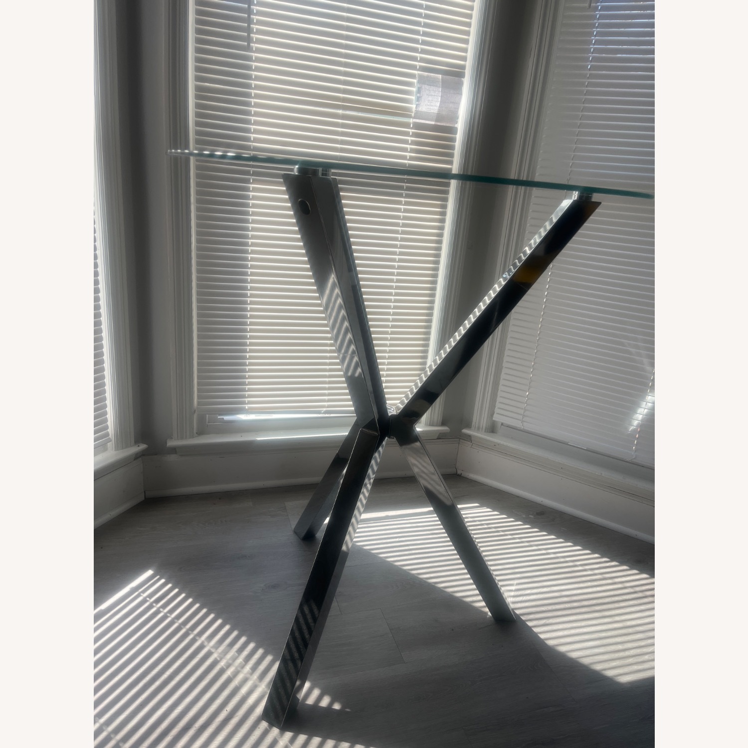 Wayfair Craig-Luka Round Dining Table - AptDeco