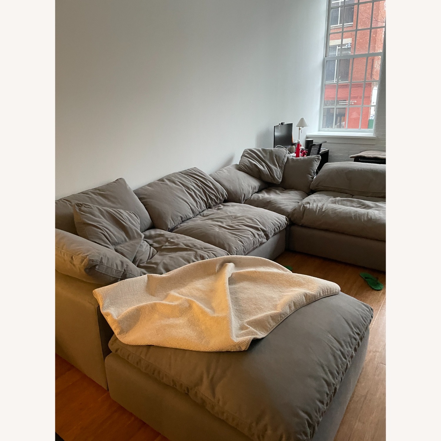 Bob's Discount Furniture Dream 5-pc Modular Sectional - AptDeco