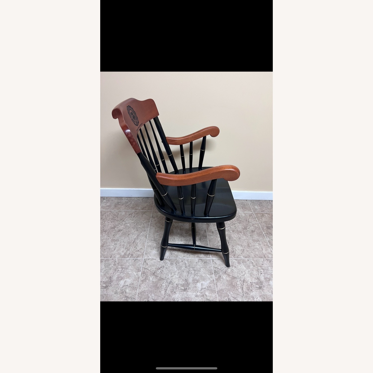 University of Chicago Captains Graduate Chair - AptDeco