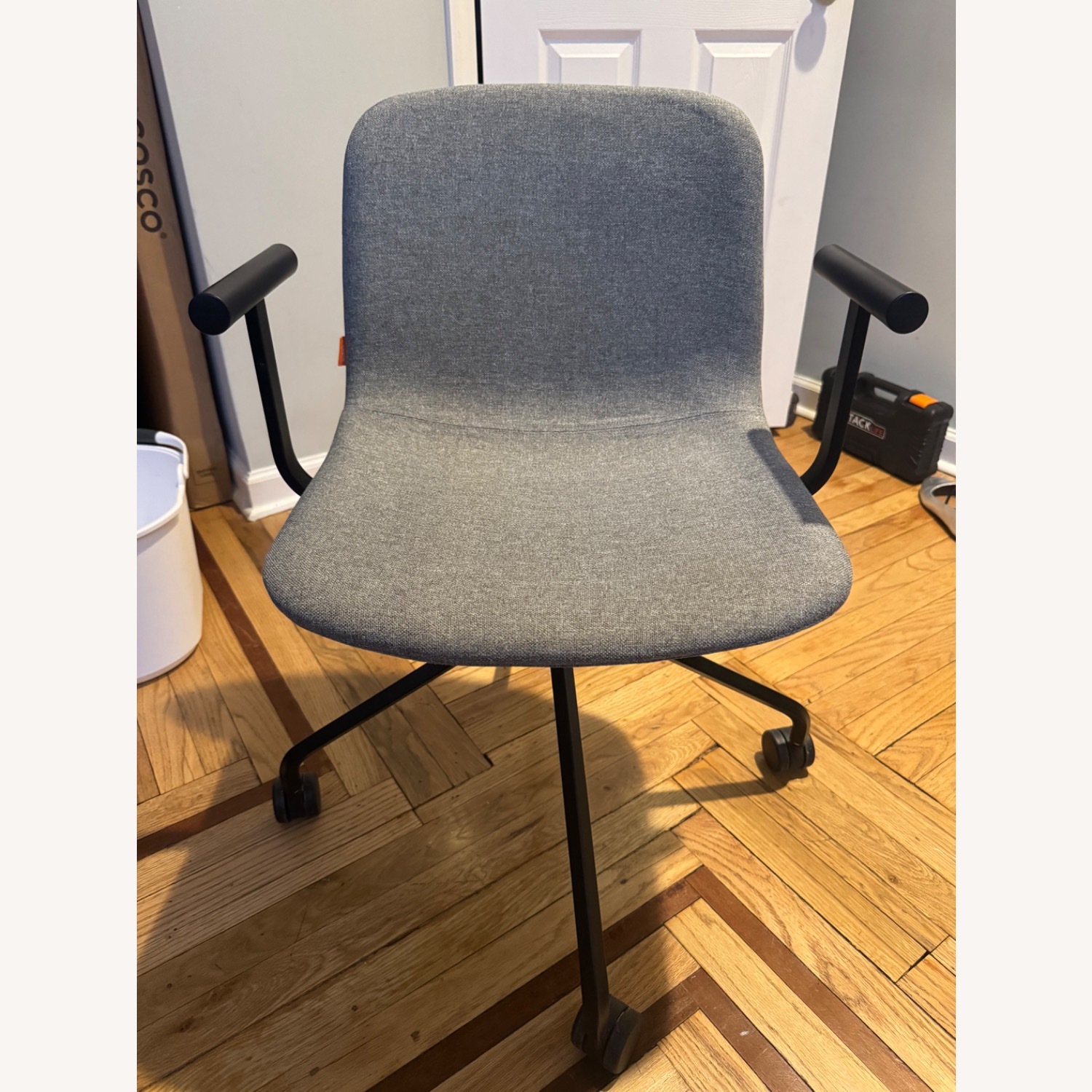 Poppin Key Meeting Chair - AptDeco