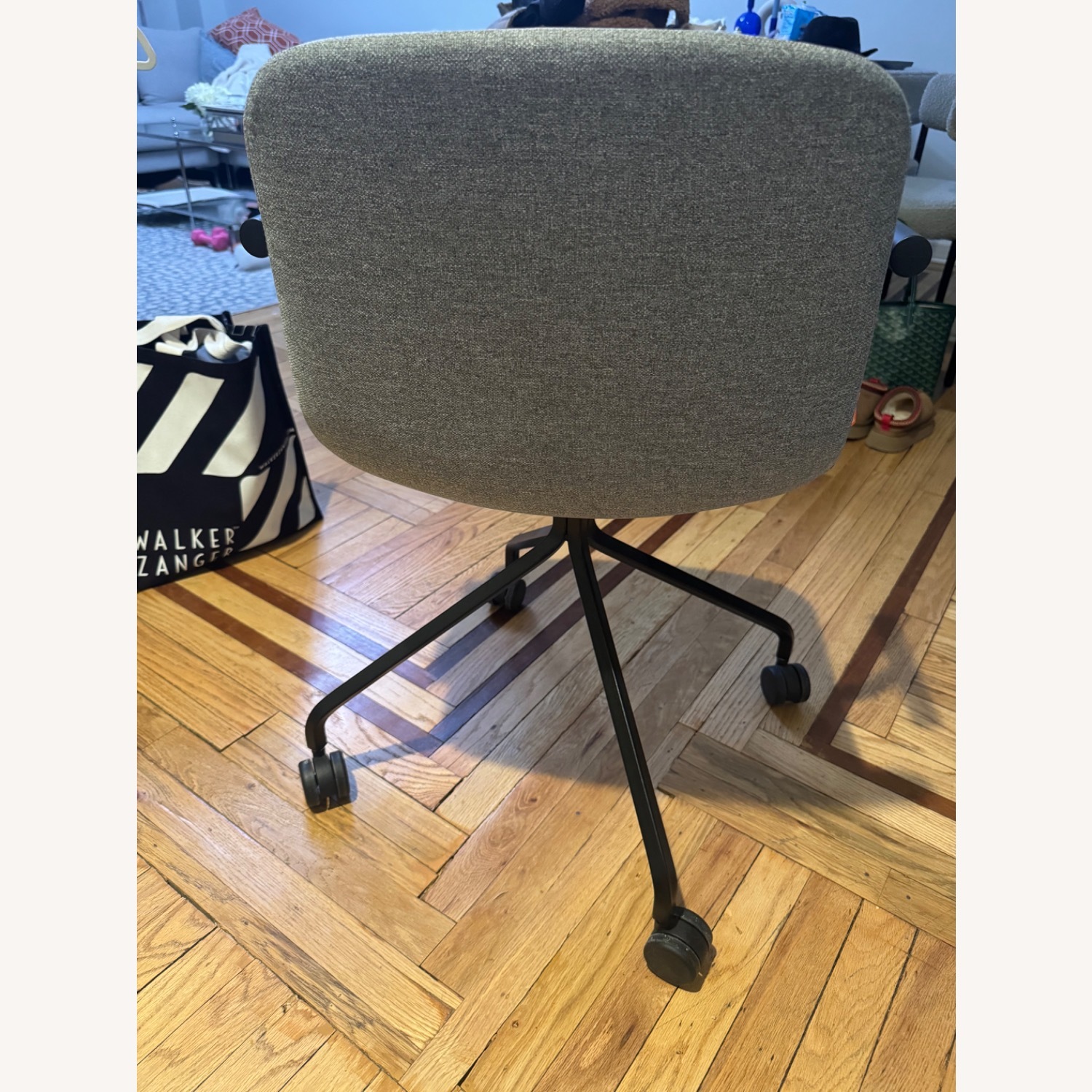 Poppin Key Meeting Chair - AptDeco