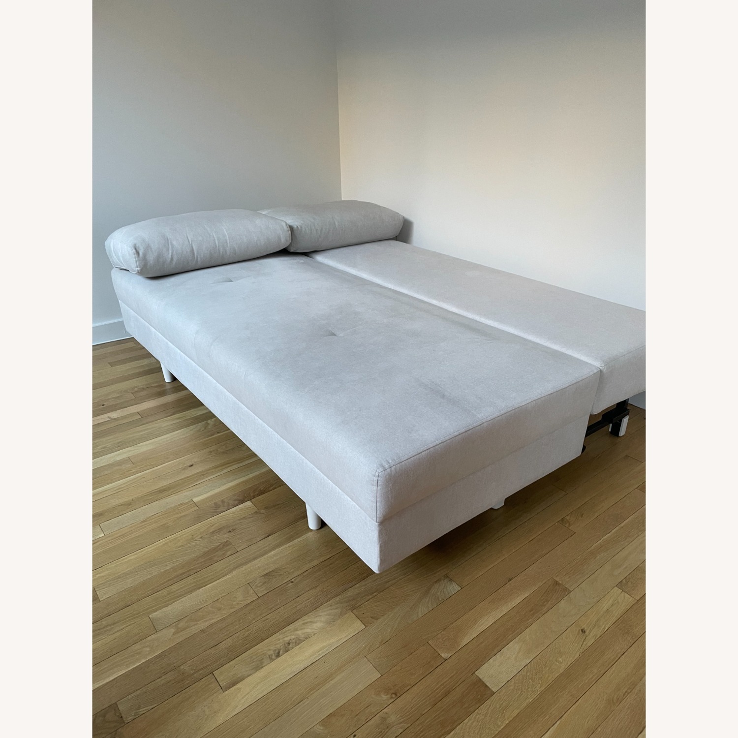 Modern Sleeper Sofa - AptDeco