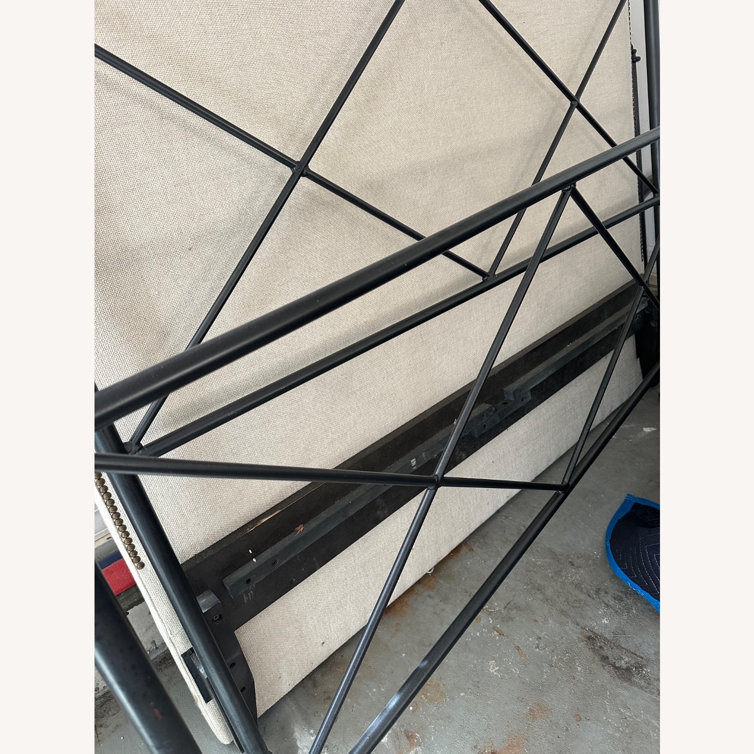 Pottery Barn Black Metal Post bed - AptDeco
