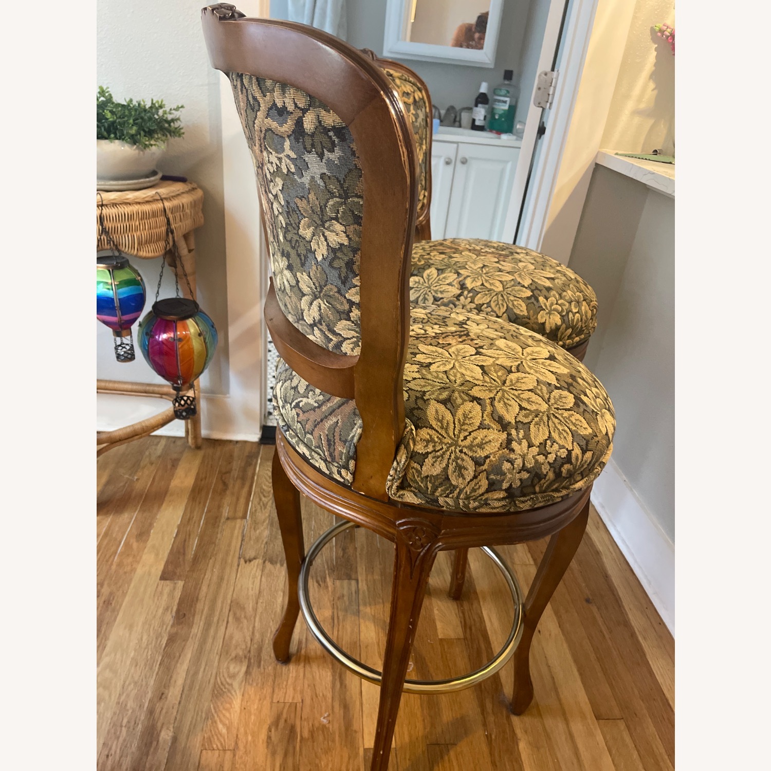 Vintage Stools - AptDeco