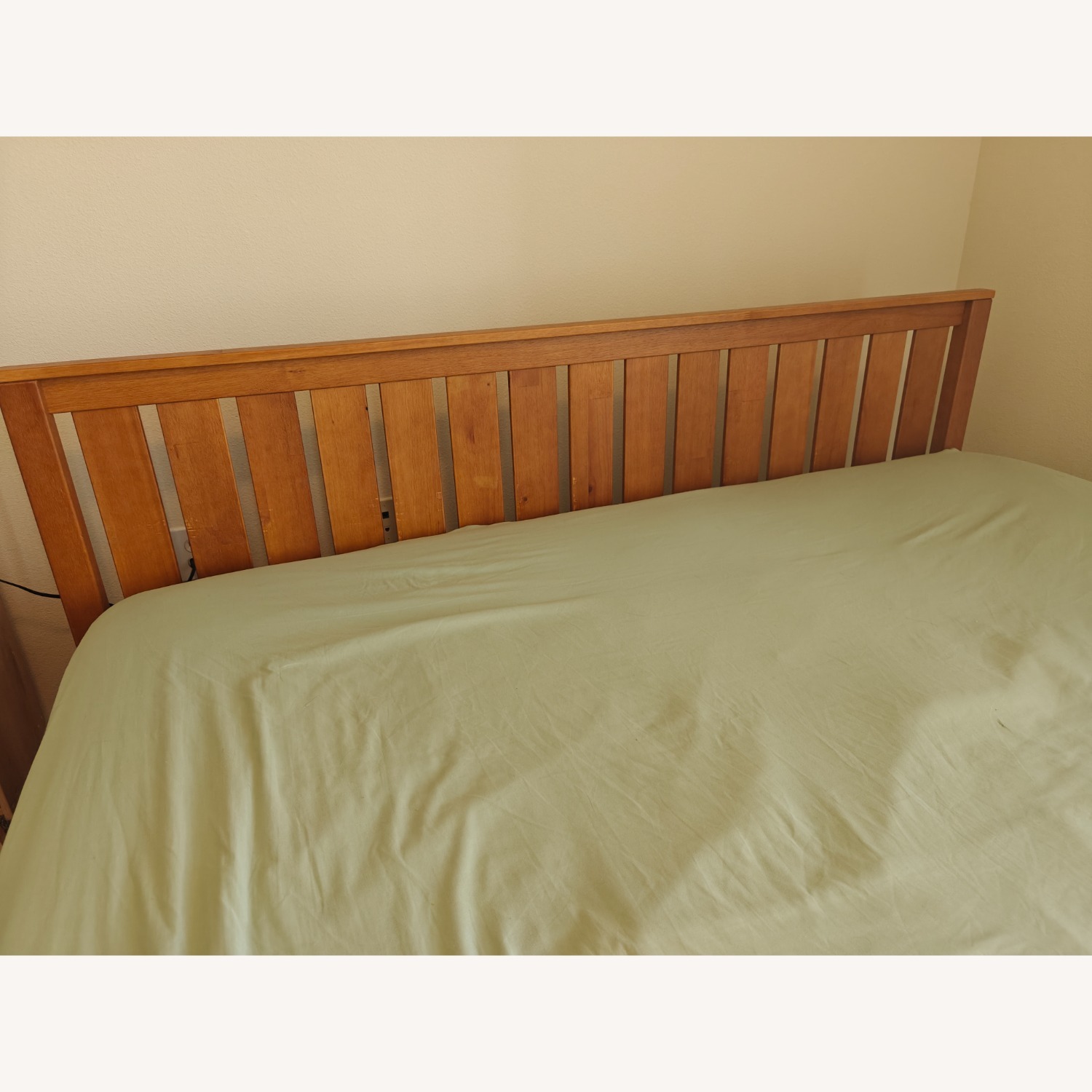 ZINUS Alexis Wood Bed Frame - AptDeco