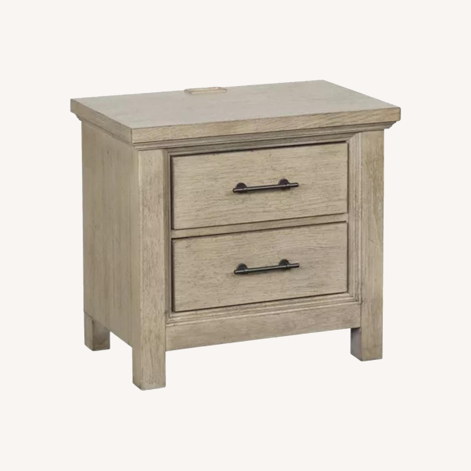 Haverty’s Grayson Youth Nightstand - AptDeco