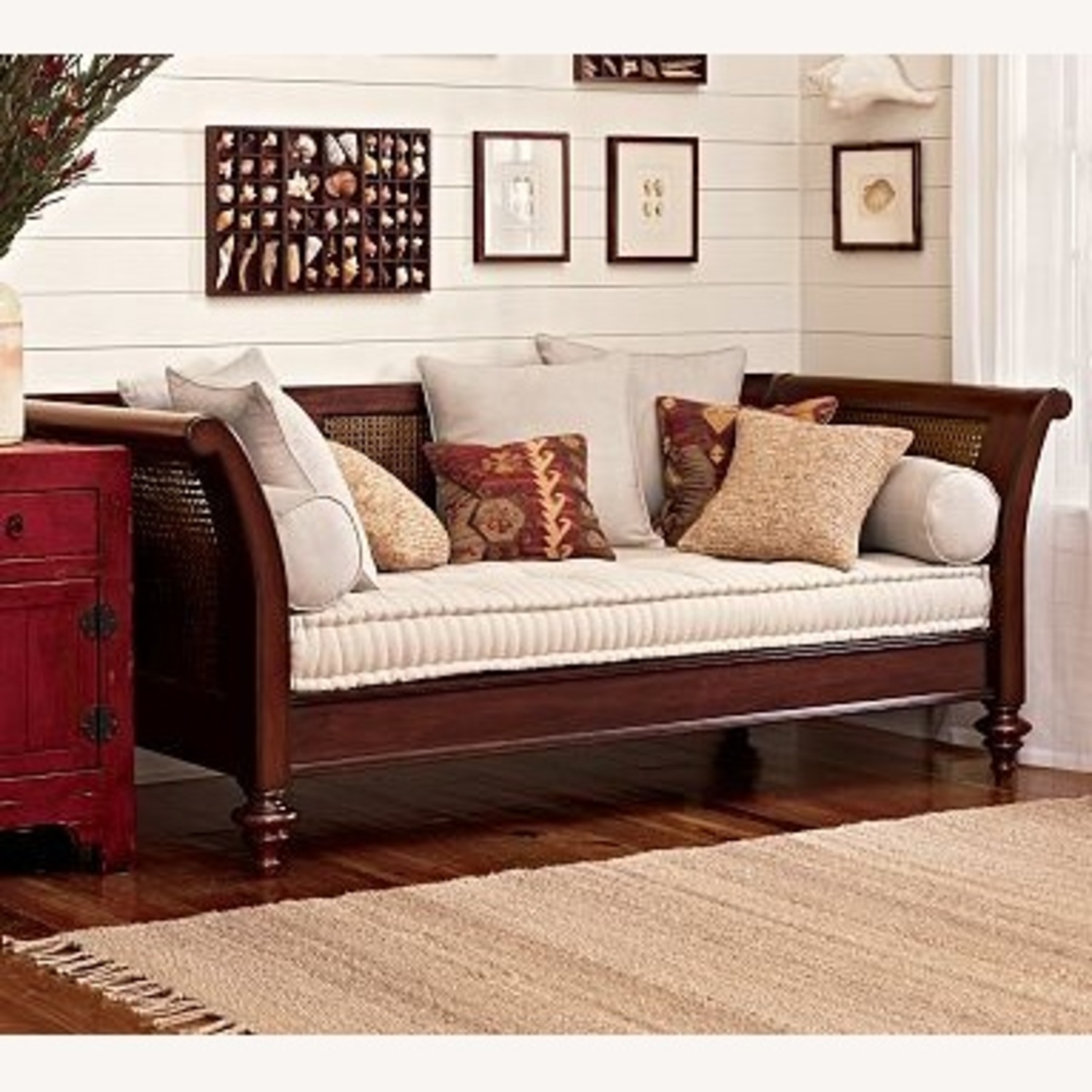 Pottery Barn Montego Daybed - AptDeco