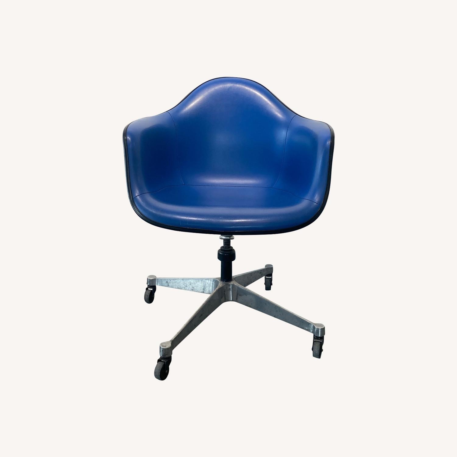 Herman Miller Eames Shell Task Chair - AptDeco