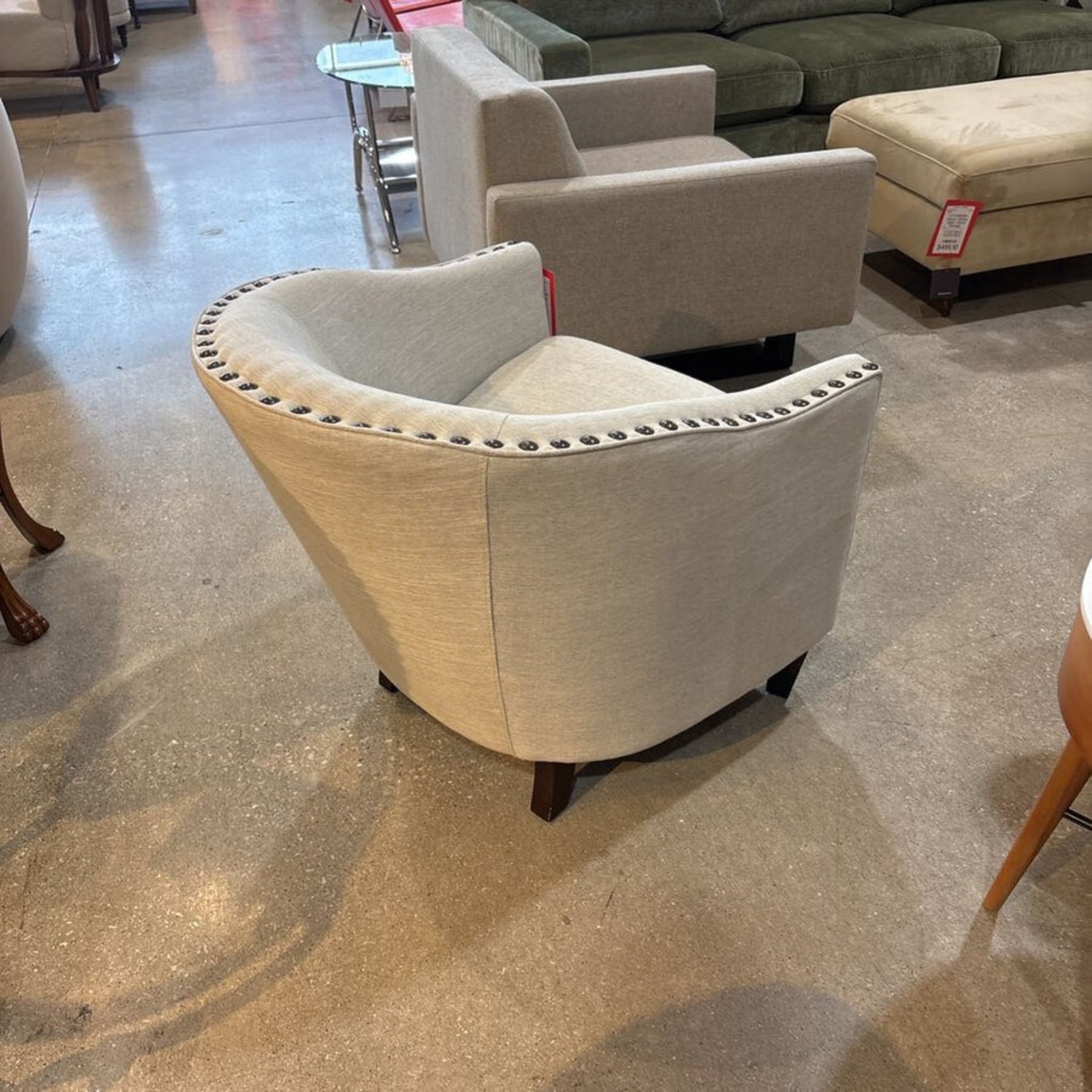 Linen Curved Back w Tackhead Trim Chair - AptDeco