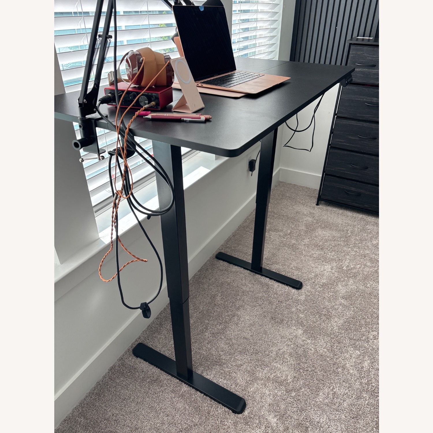 Electric Standing Desk - AptDeco