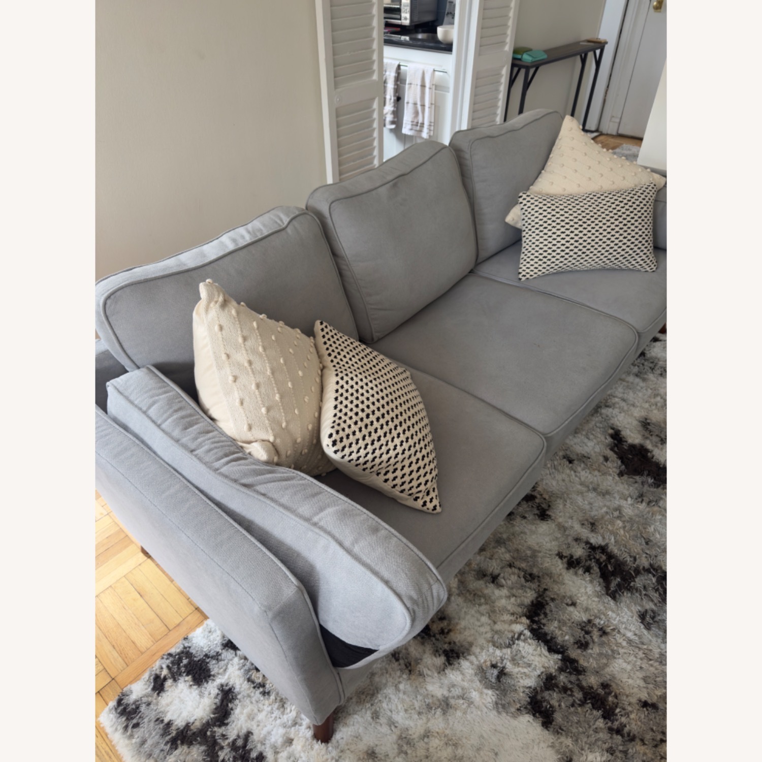 Wade Logan Boterf 87" Upholstered Sofa - AptDeco