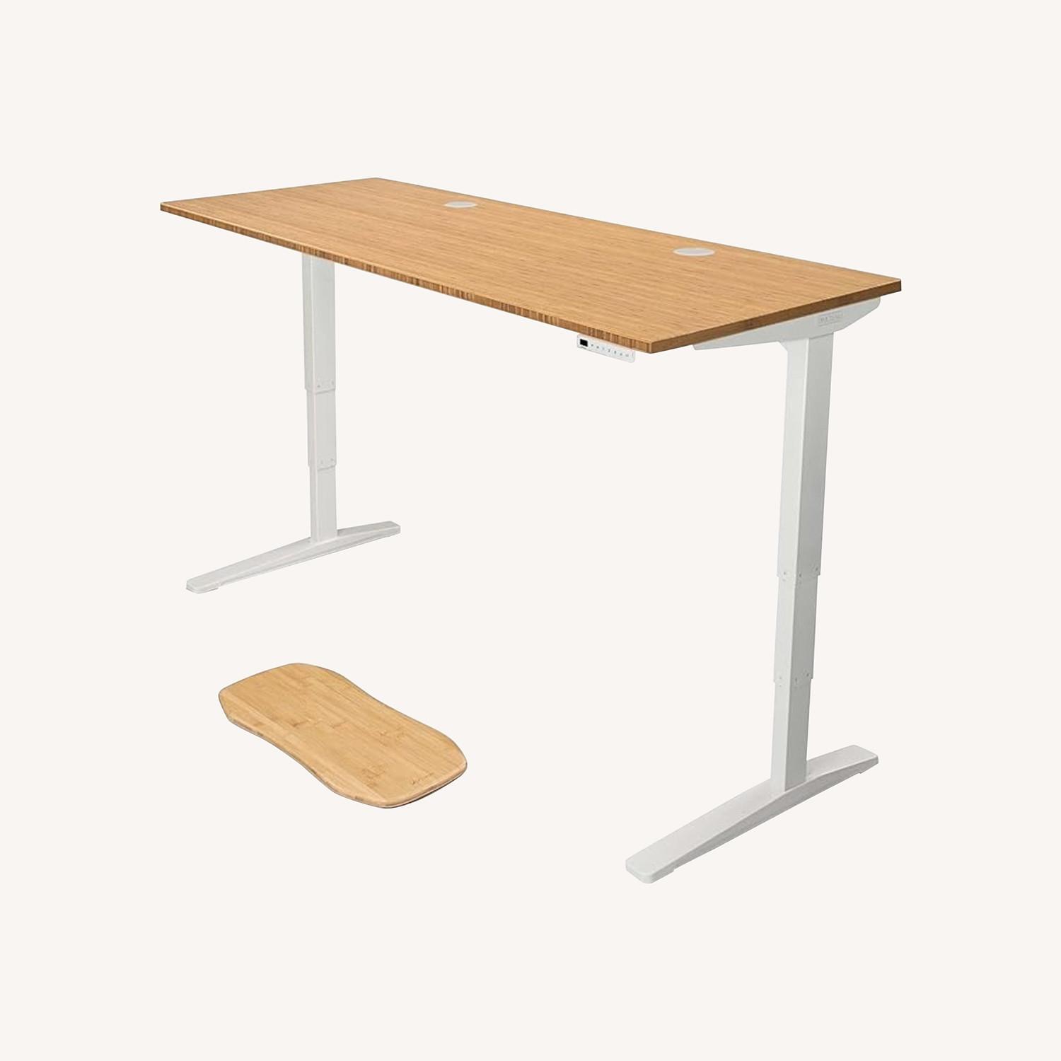 UPLIFT Standing Desk - AptDeco