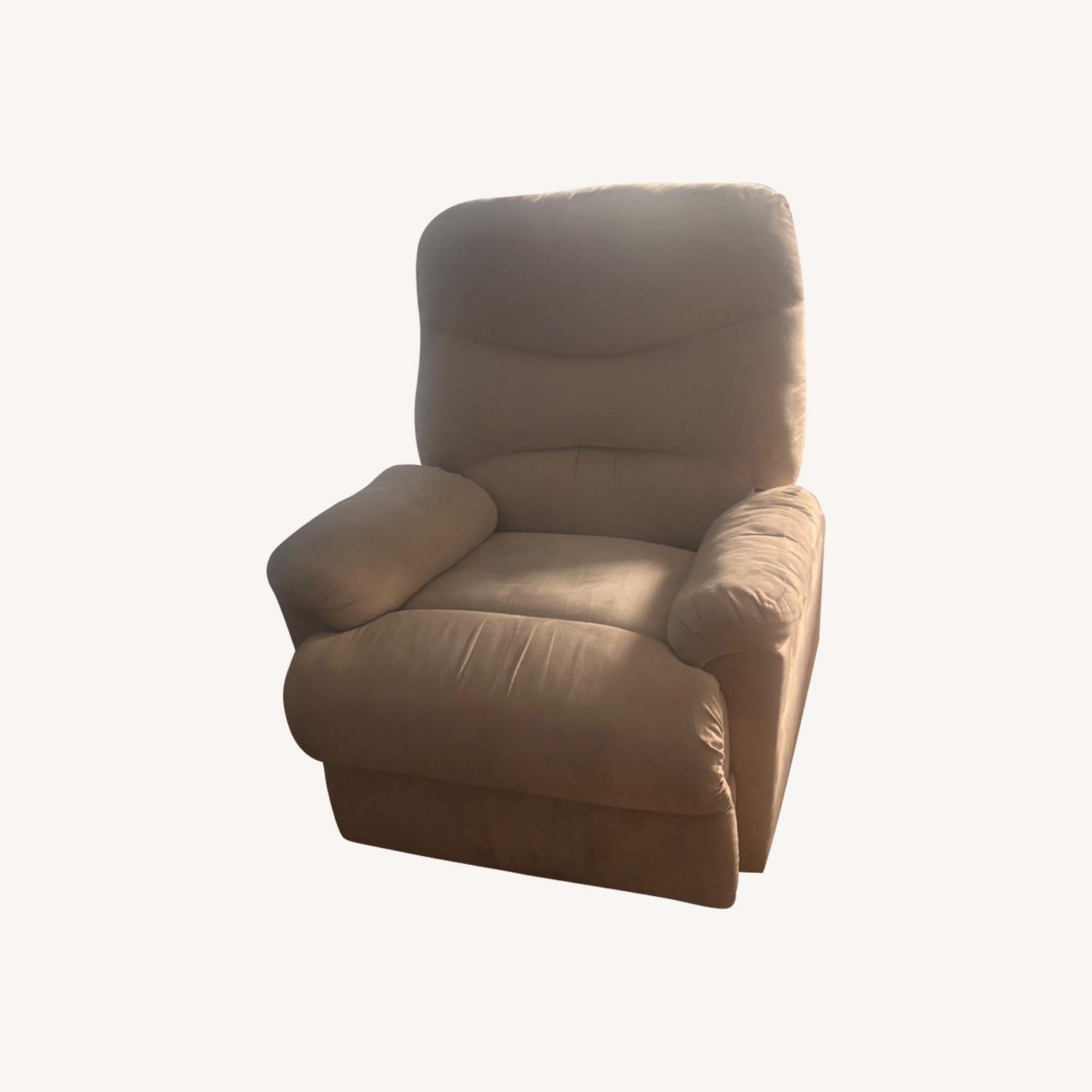 Wayfair Rabon Recliner - AptDeco