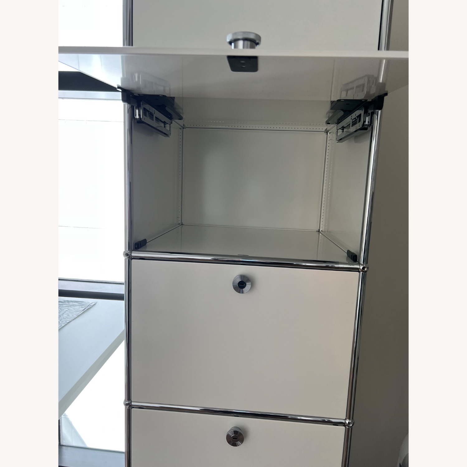 USM Custom Cabinet - AptDeco