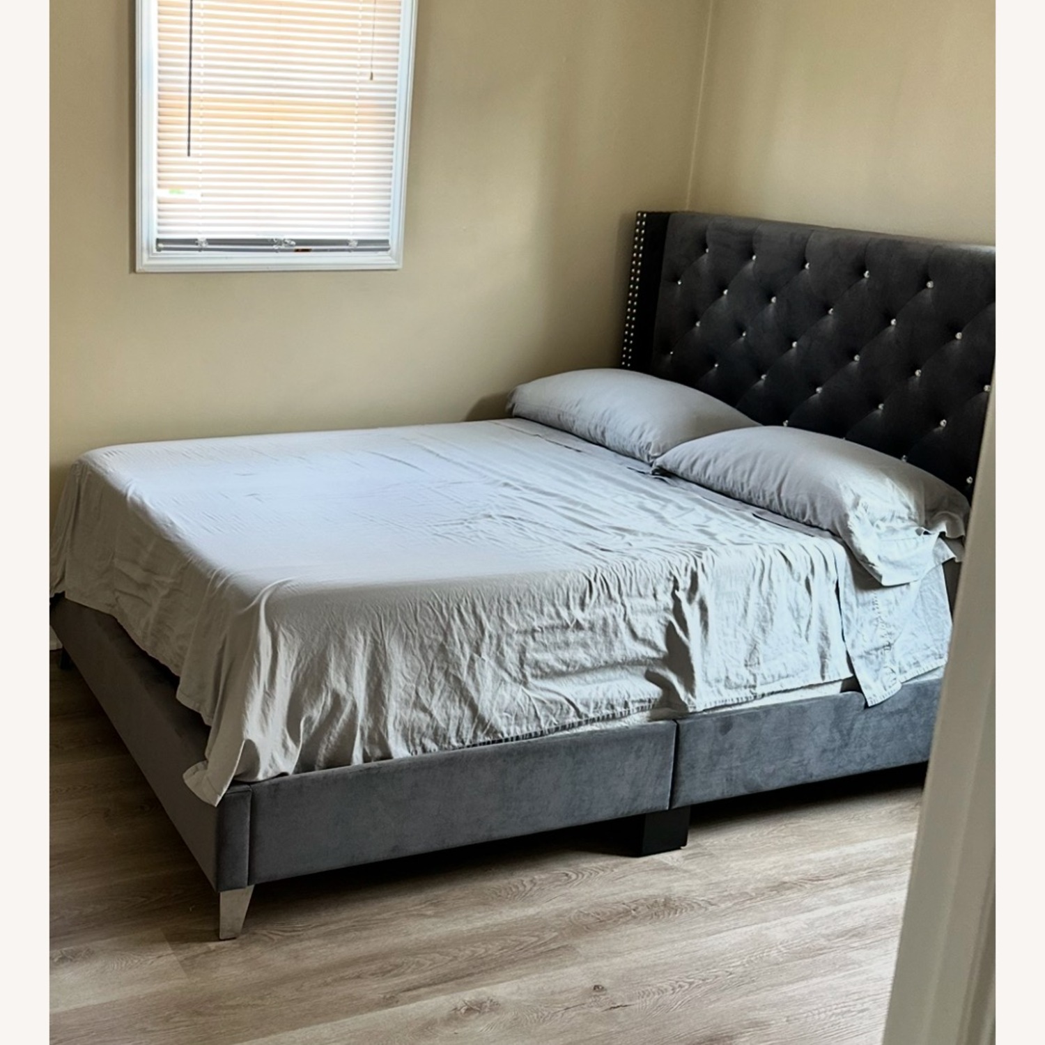 Raymour And Flanigan Bed Framesnull