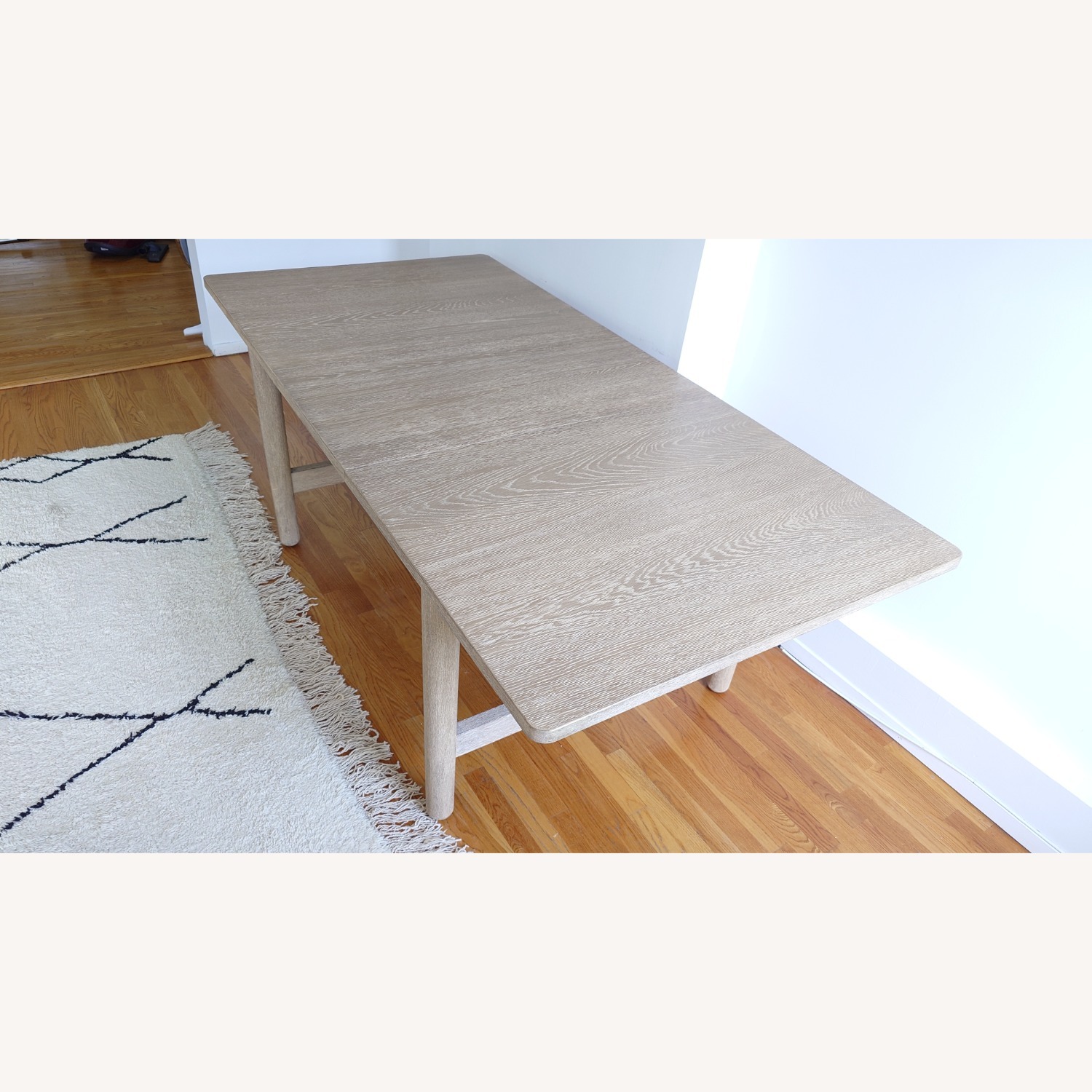 West Elm Hargrove Extendable Dining Table - AptDeco