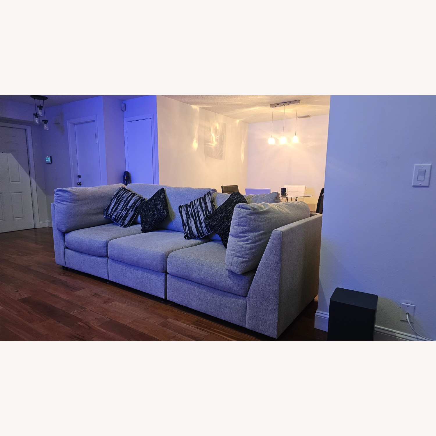 3 Seater Sectional Light Grey Sofa - AptDeco