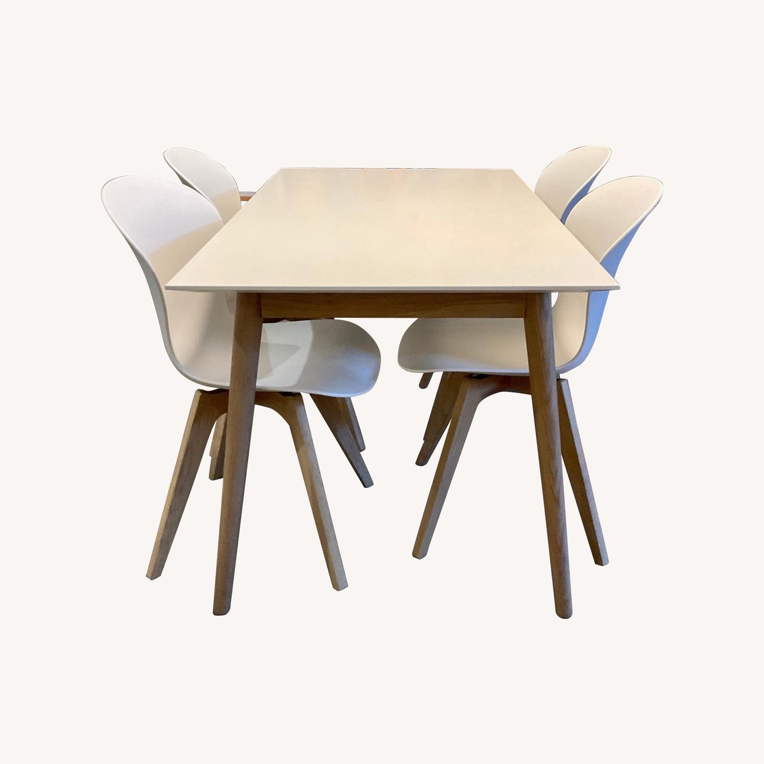 BoConcept Milano Dining Table With 4 Chairs - AptDeco
