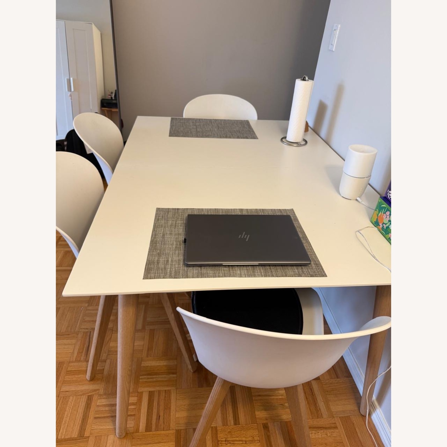 BoConcept Milano Dining Table With 4 Chairs - AptDeco