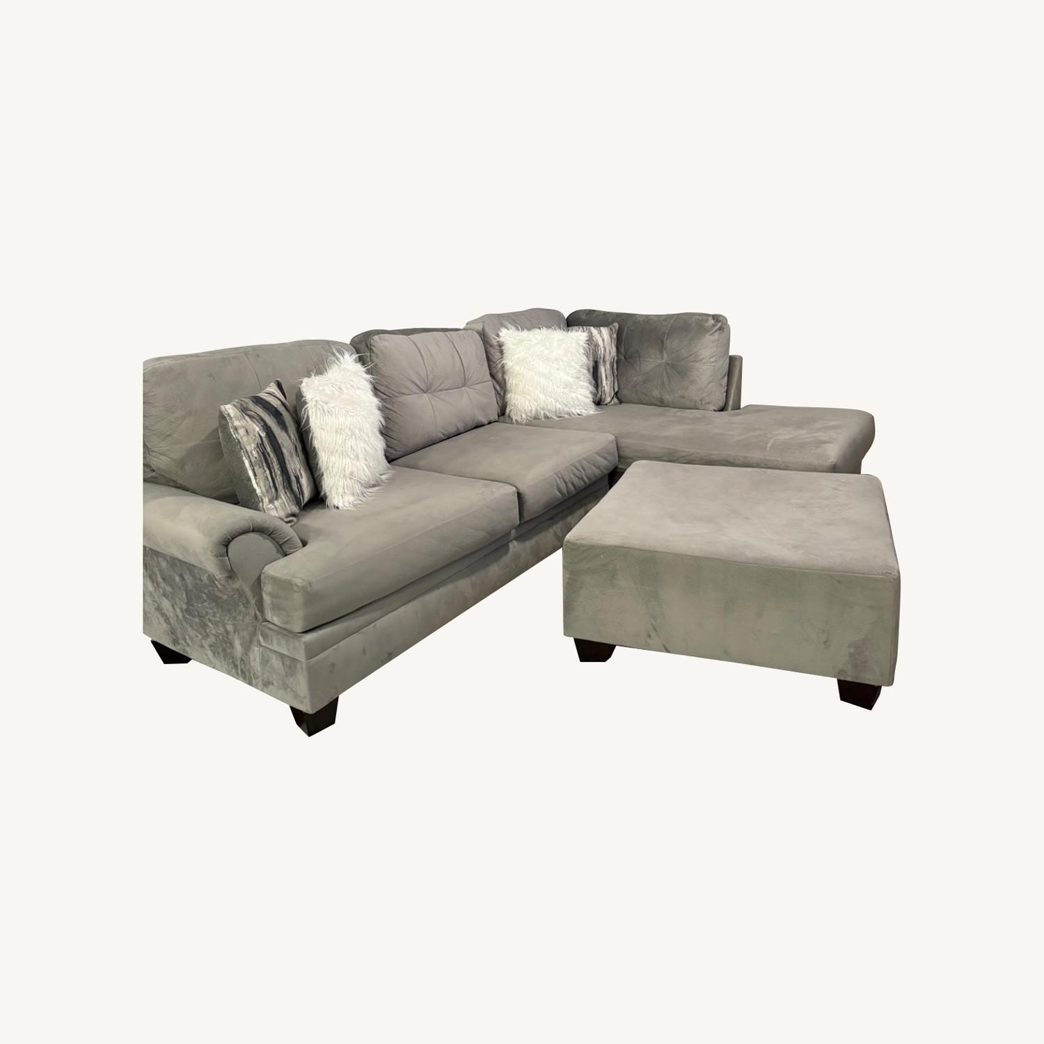 Custom made Beige Sofa - Washable Covers - AptDeco