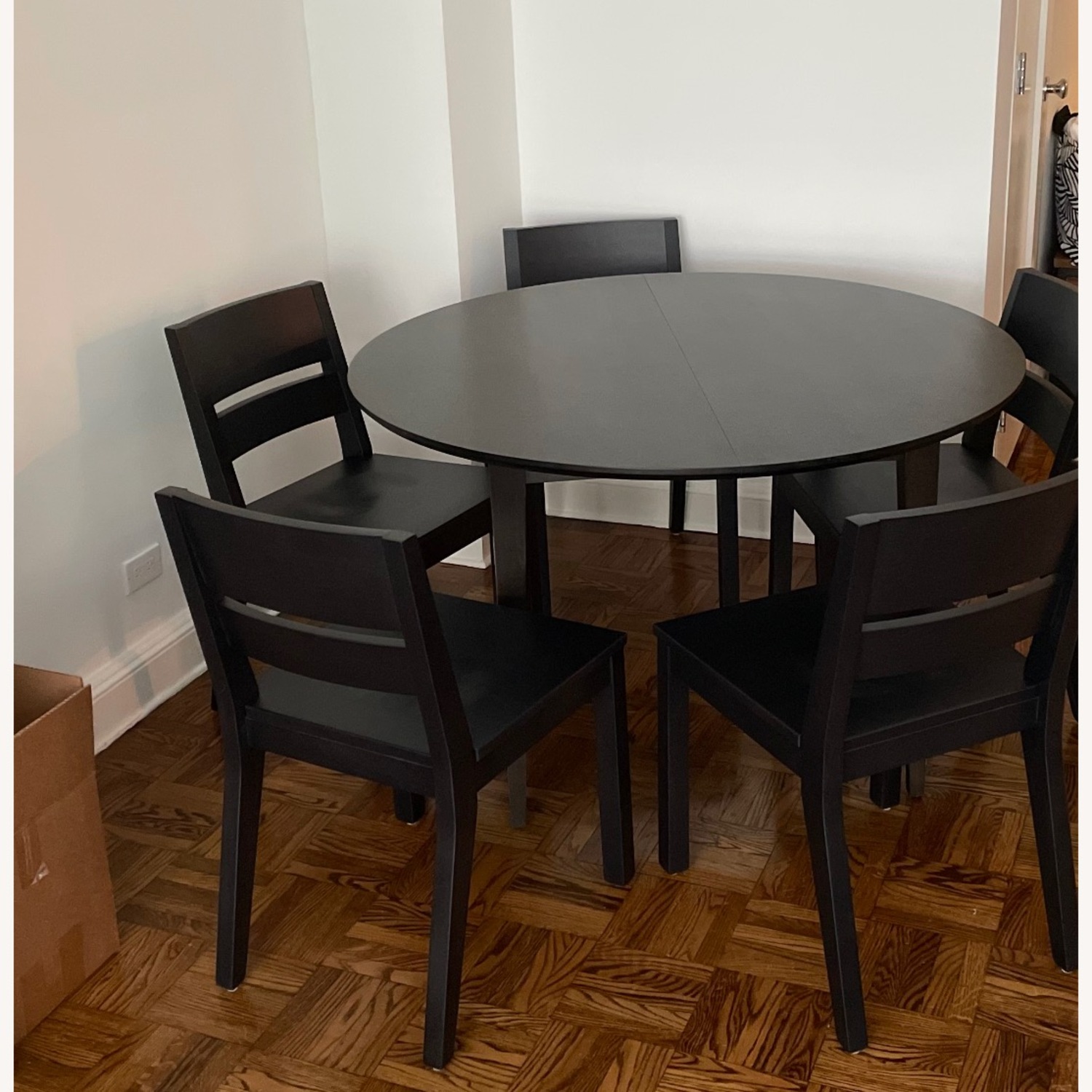 Room & Board Adams Round Extension Table - AptDeco