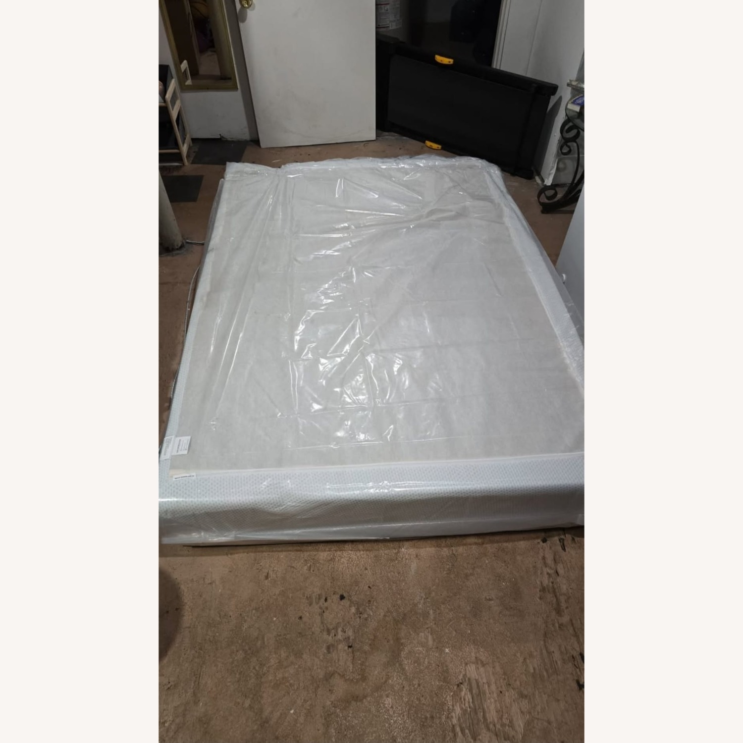 Amazon Bed Full Size - AptDeco