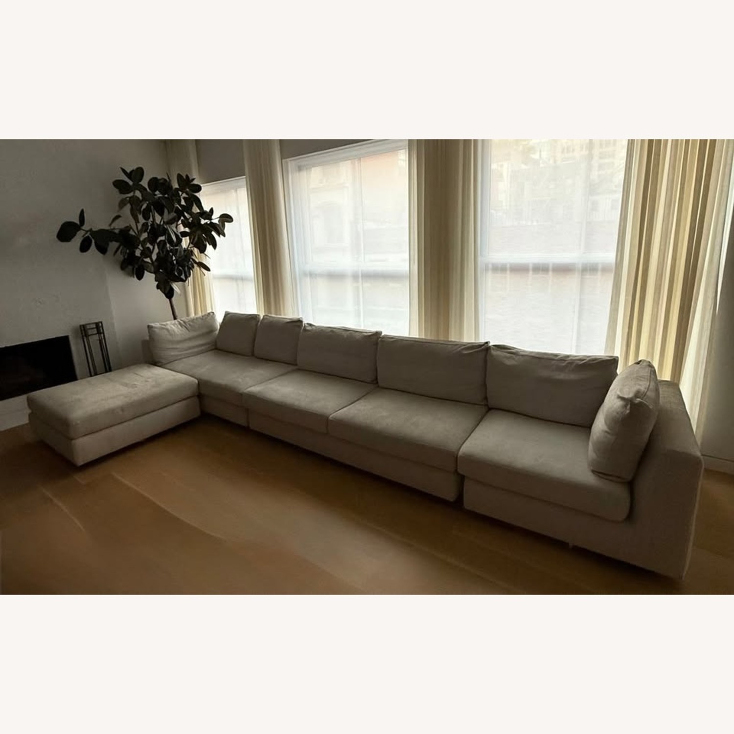 EQ3 CELLO 3-Piece Sectional Sofa w/ Ottoman - AptDeco