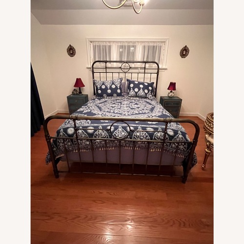 New and Gently Used Beds - For Sale on AptDeco