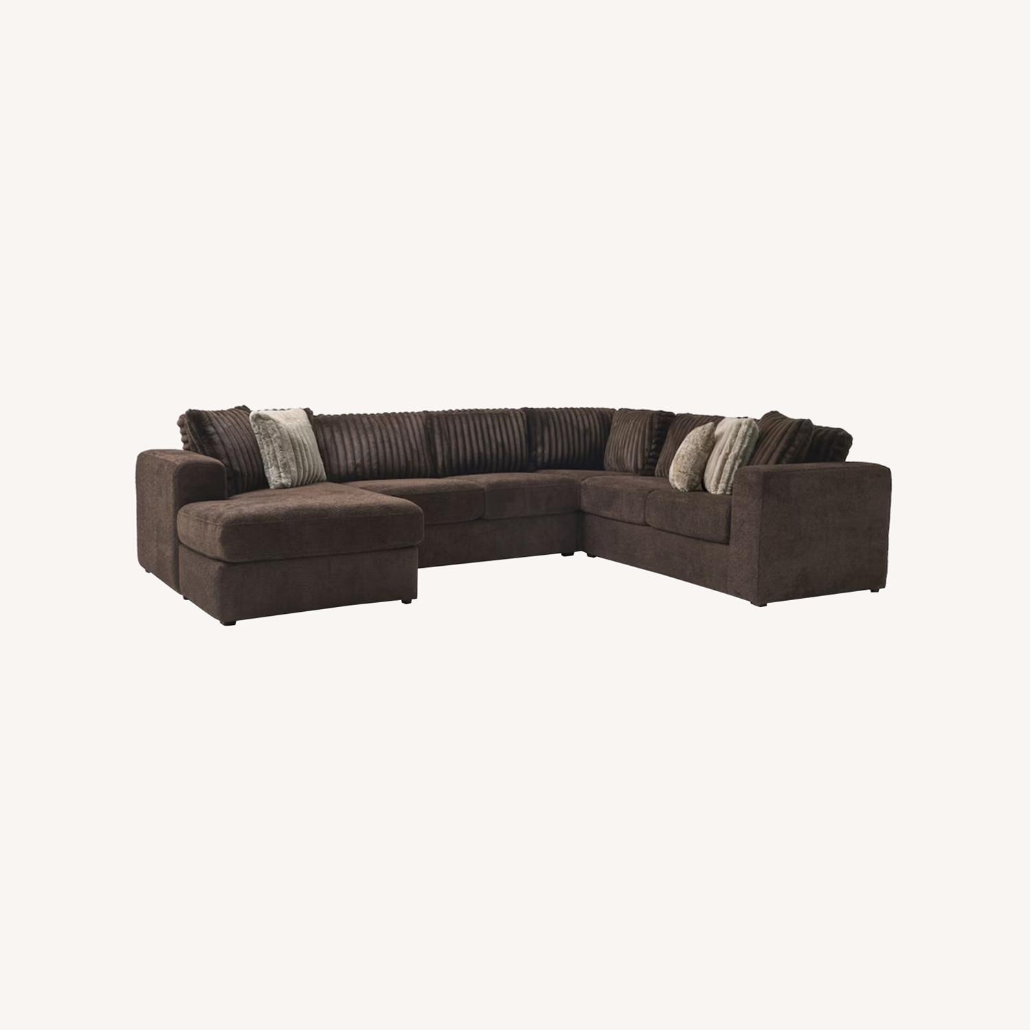 Value City Furniture Nori 4-Piece Sectional with Chaise - AptDeco