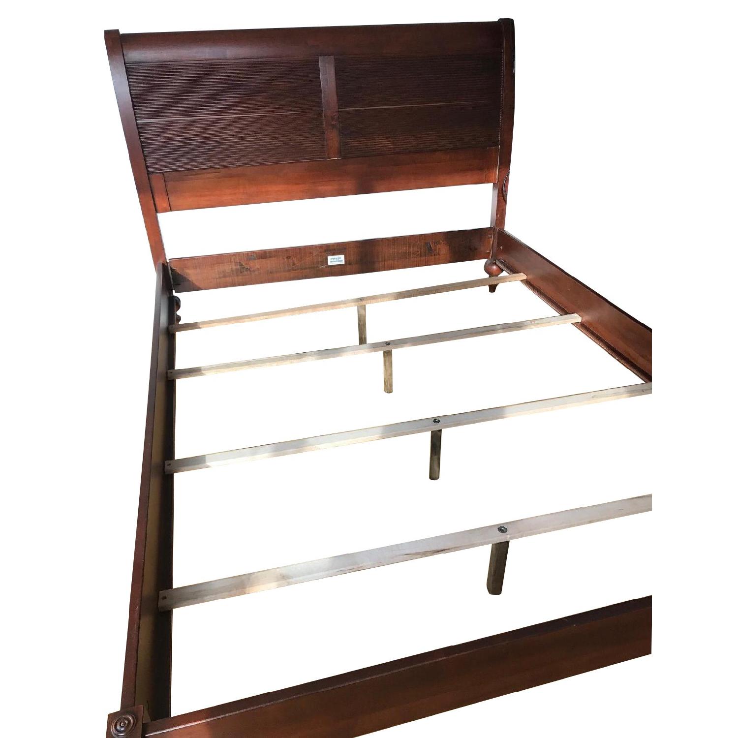 Ethan Allen British Classics Solid Wood Queen Size Sleigh Bed Frame - AptDeco