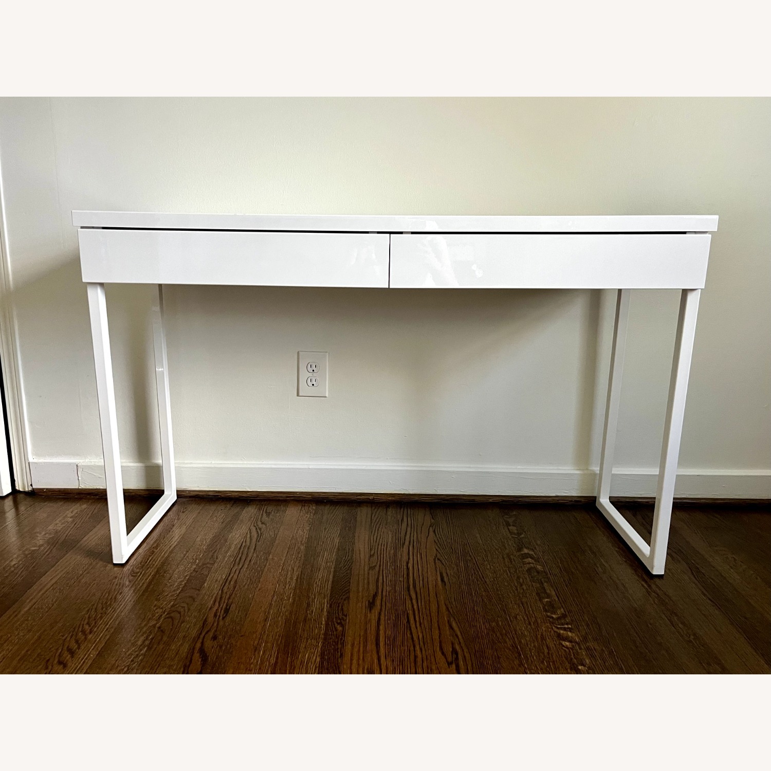 IKEA Besta Burs White Desk - AptDeco