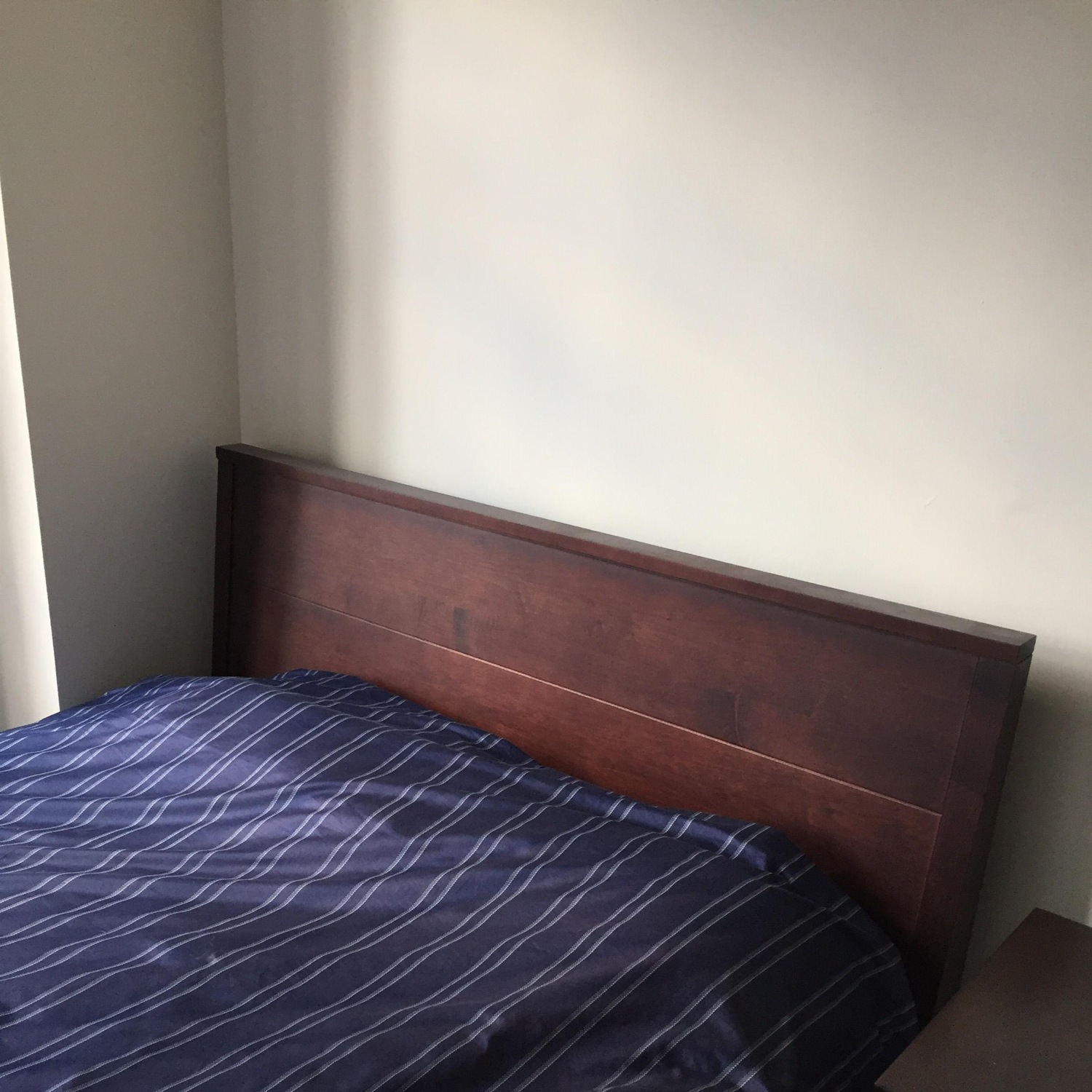 Room & Board Calvin Queen Bed - AptDeco