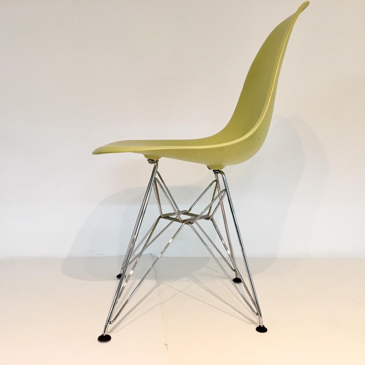 Herman Miller Eames Eiffel Chairs - AptDeco