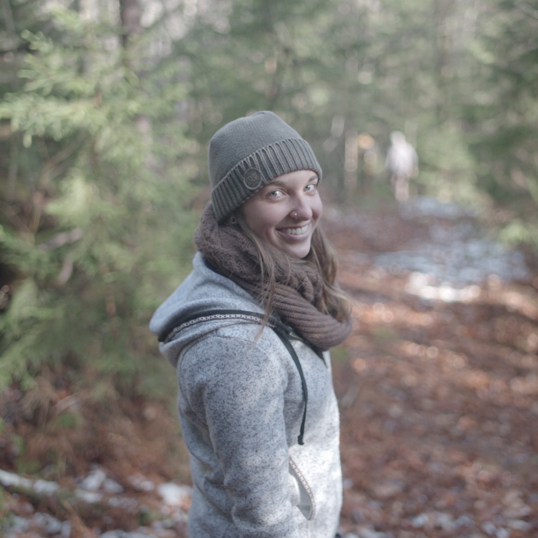 Green River Furniture 2 Drawer Nightstand - AptDeco